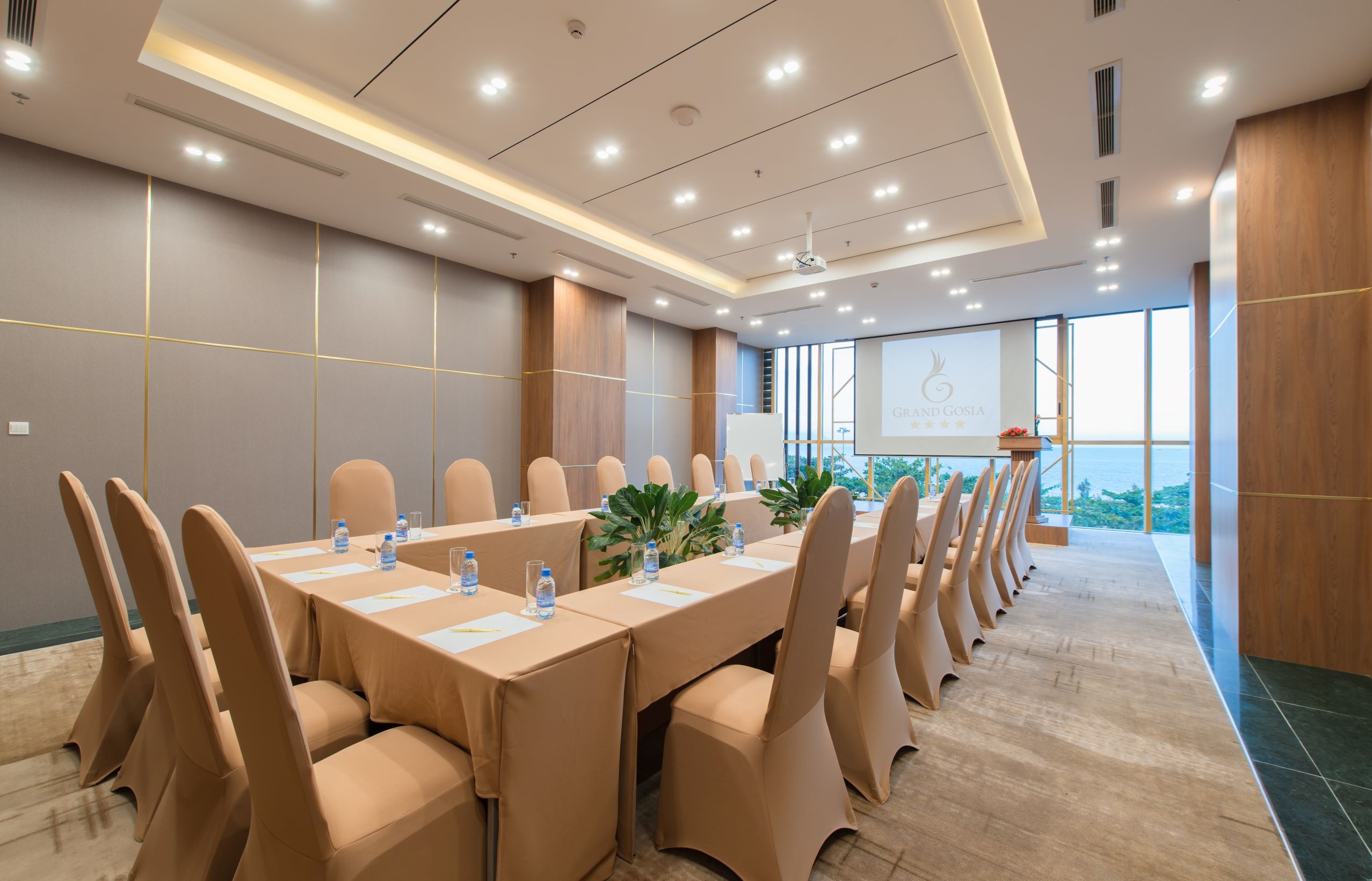 Trang chủ - Grand Gosia Hotel